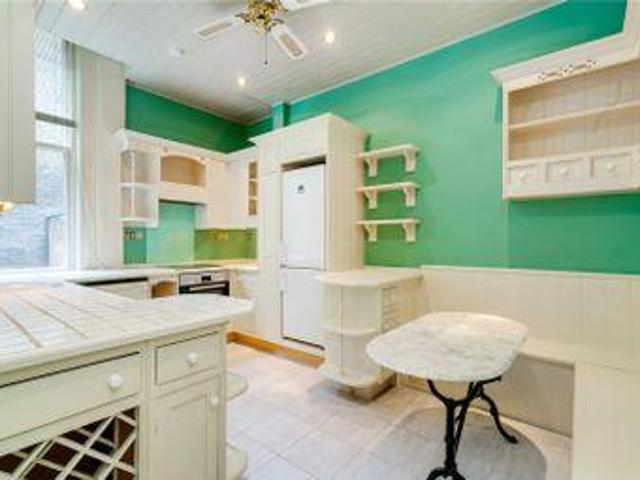 2 Bedrooms Flat for rent in Palace Gate, London W8