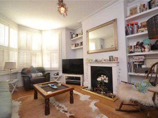 2 Bedrooms Flat for rent in Palace Gates Road, London N22