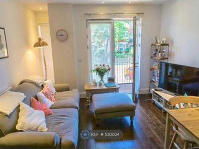 2 Bedrooms Flat for rent in Palace Road, London SW2