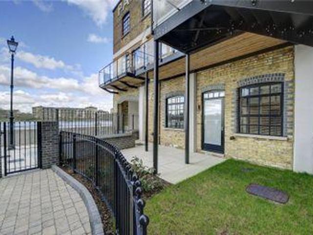 2 Bedrooms Flat for rent in Palace Wharf Apartments, Rainville Road, London W6