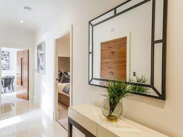 2 Bedrooms Flat for rent in Palace Wharf, Rainville Road, Fulham W6