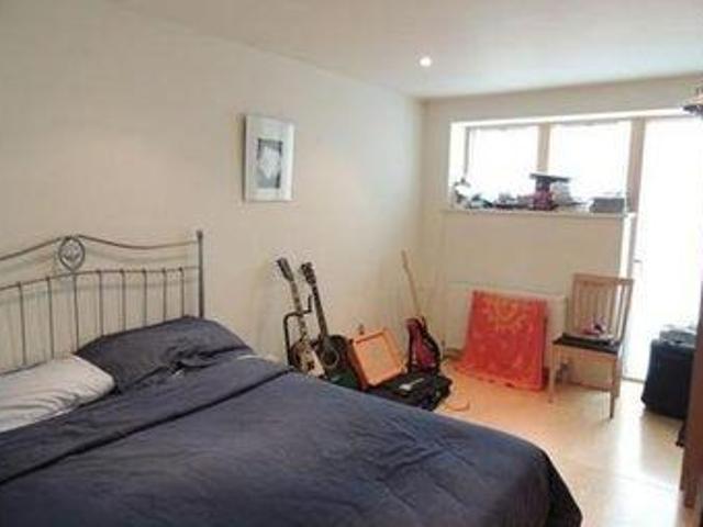 2 Bedrooms Flat for rent in Palfrey Place, London SW8