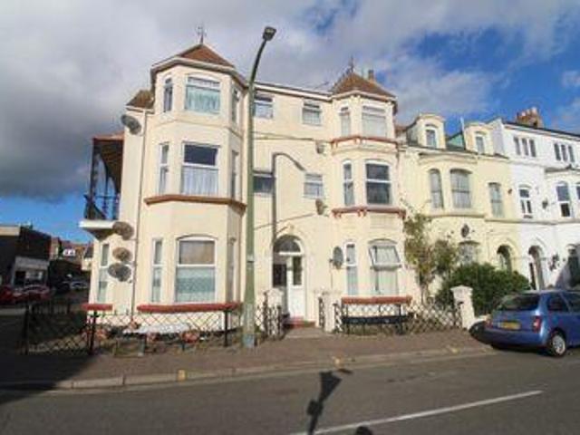 2 Bedrooms Flat for rent in Pallister Road, Clacton On Sea CO15