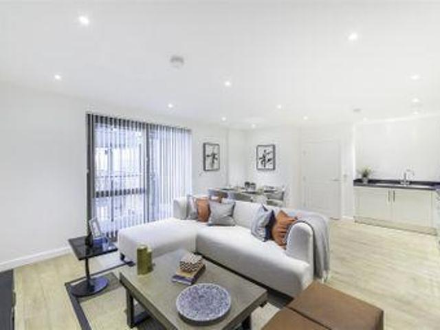 2 Bedrooms Flat for rent in Palm House, Sancroft Street, Vauxhall, London SE11