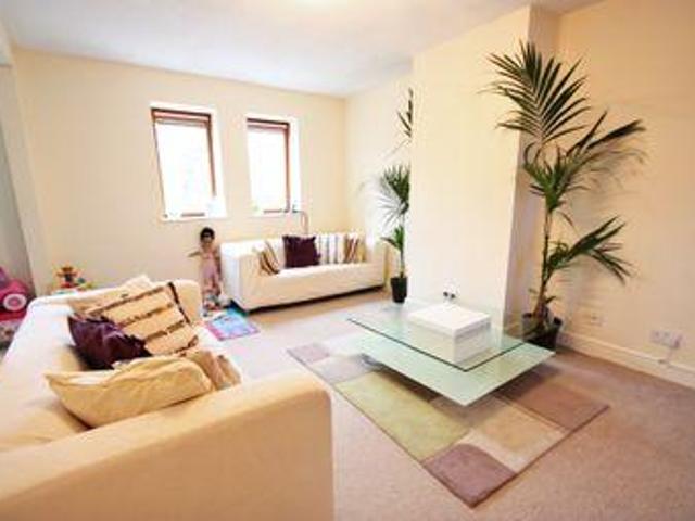 2 Bedrooms Flat for rent in Pampisford Road, South Croydon CR2