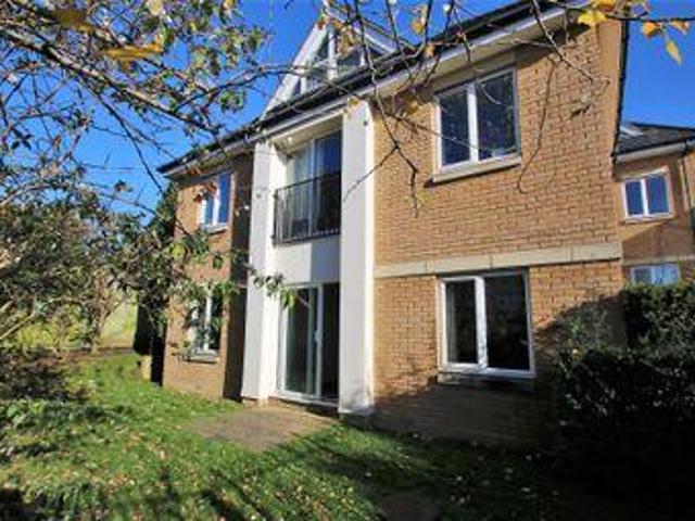 2 Bedrooms Flat for rent in Pampisfrod Road, South Croydon, Surrey CR2