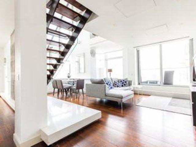 2 Bedrooms Flat for rent in Pan Peninsula Square, London E14