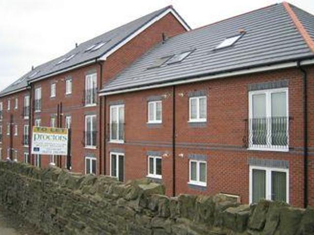 2 Bedrooms Flat for rent in Pankhurst Close, Guide, Blackburn BB1