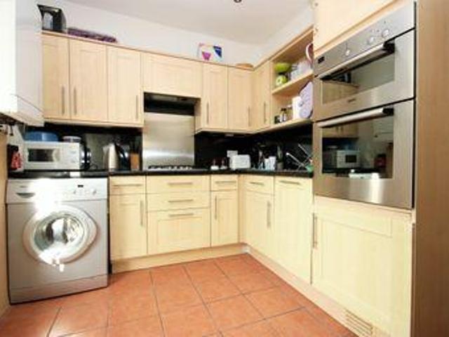 2 Bedrooms Flat for rent in Panmure Close, Highbury N5