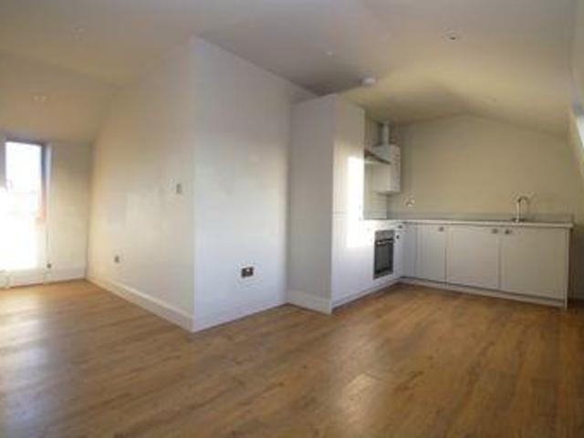 2 Bedrooms Flat for rent in Park Crescent Place, Brighton BN2