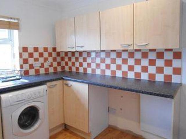 2 Bedrooms Flat for rent in Park Grove, Bromley BR1