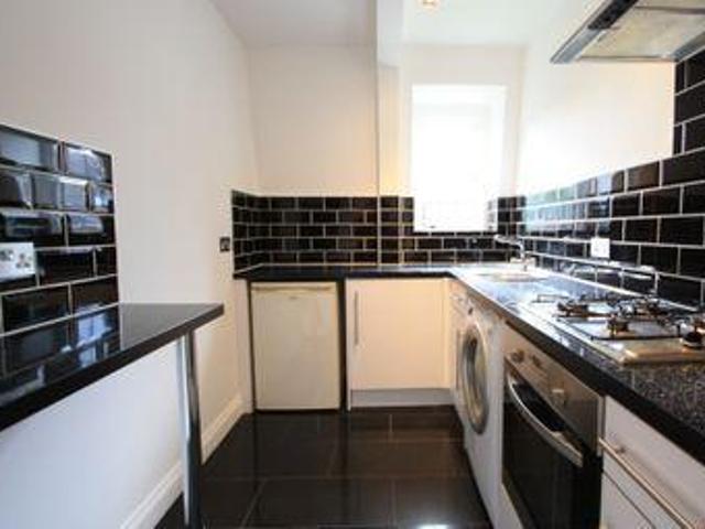 2 Bedrooms Flat for rent in Park Hill Court, Addiscombe Road, East Croydon CR0