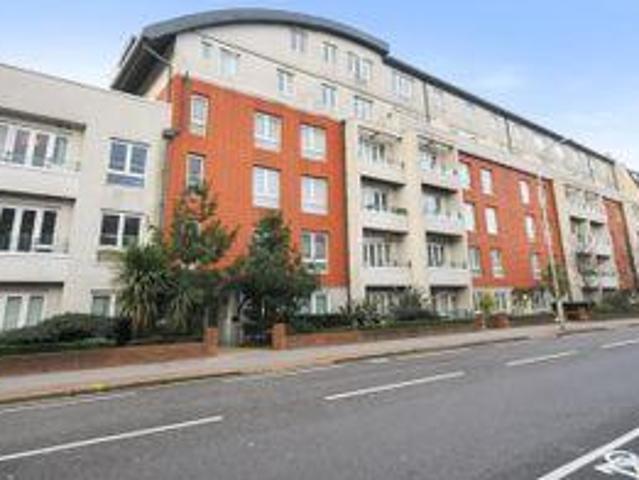 2 Bedrooms Flat for rent in Park Lane, Croydon CR0