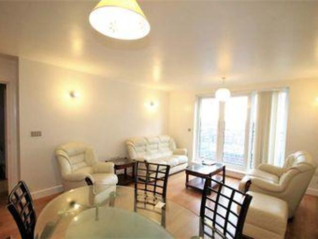 2 Bedrooms Flat for rent in Park Lane, East Croydon, Surrey CR0