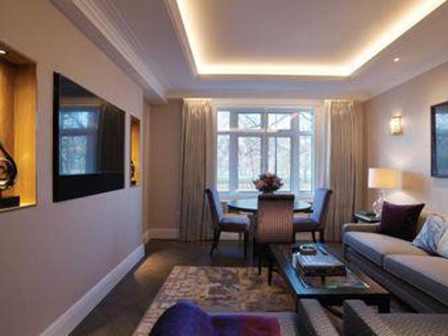 2 Bedrooms Flat for rent in Park Lane, London W1K
