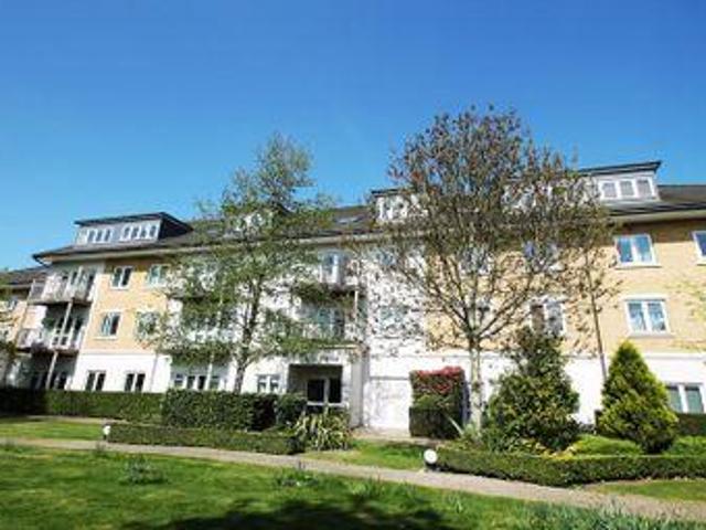 2 Bedrooms Flat for rent in Park Lodge Avenue, West Drayton UB7