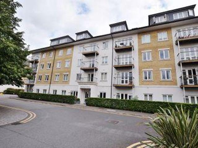 2 Bedrooms Flat for rent in Park Lodge Avenue, West Drayton UB7
