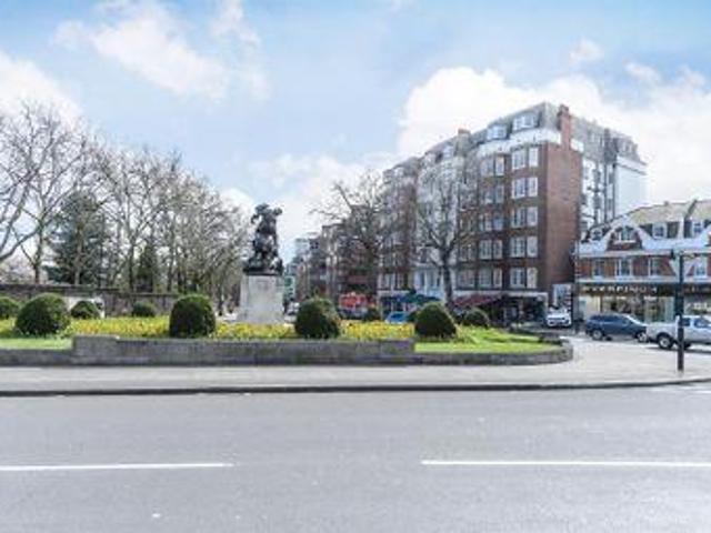2 Bedrooms Flat for rent in Park Road, London NW8