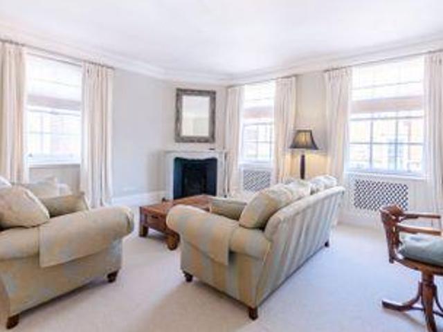 2 Bedrooms Flat for rent in Park Street, Mayfair W1K