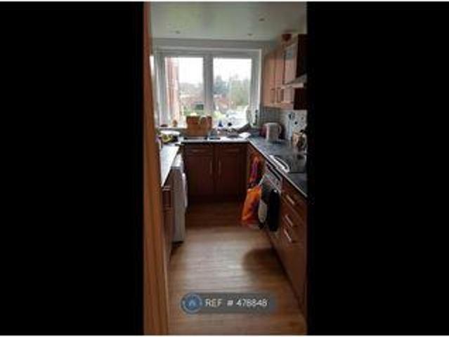 2 Bedrooms Flat for rent in Parkmore Close, Woodford Green IG8