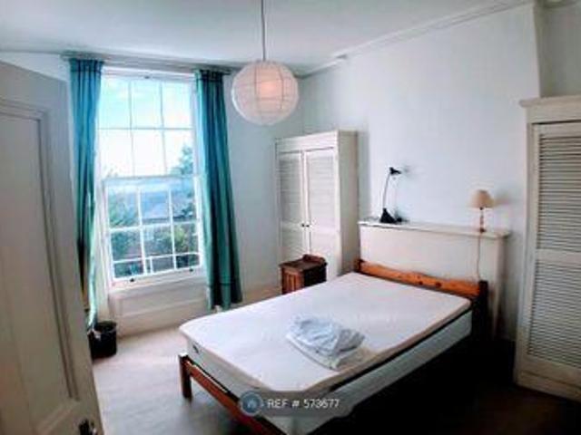 2 Bedrooms Flat for rent in Parkhill Road, London NW3