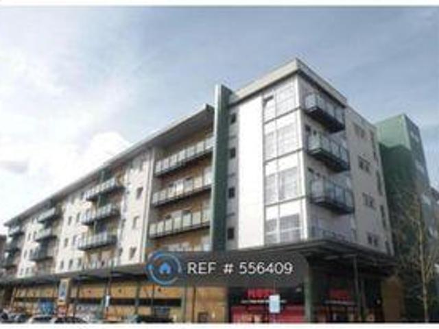 2 Bedrooms Flat for rent in Parkhouse Court, Hatfield AL10