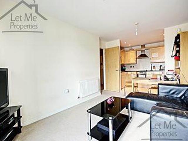 2 Bedrooms Flat for rent in Parkhouse Court, Hatfield AL10