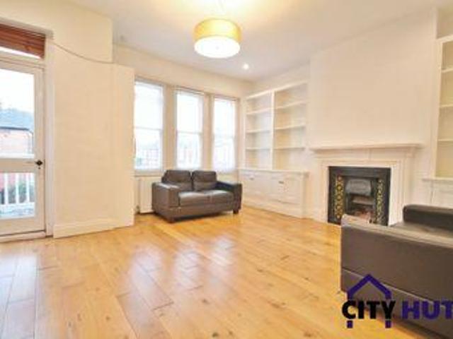 2 Bedrooms Flat for rent in Parkland Road, London N22