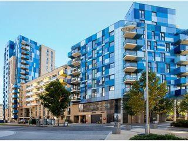 2 Bedrooms Flat for rent in Parkside Avenue, Greenwich, London SE10