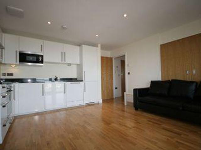 2 Bedrooms Flat for rent in Parkview Apartments, 122 Chrisp Street, London, London E14
