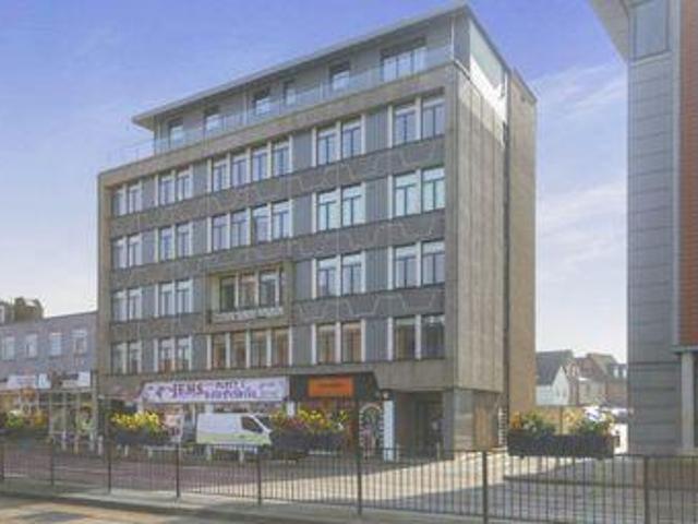 2 Bedrooms Flat for rent in Parkway, Chelmsford CM2