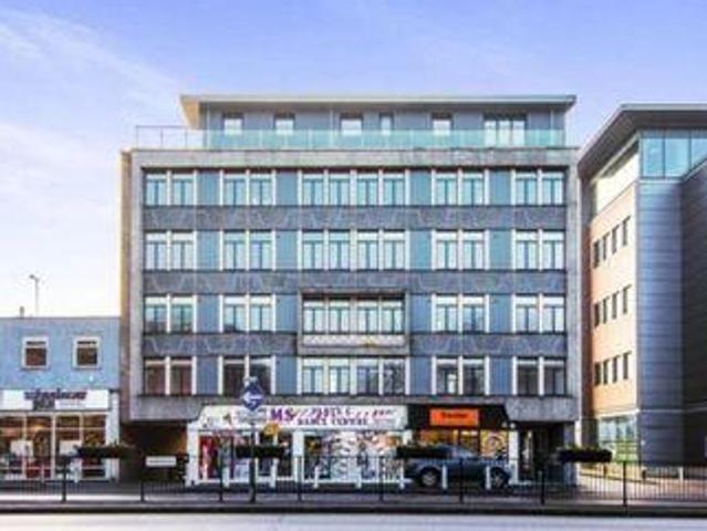 2 Bedrooms Flat for rent in Parkway, Chelmsford CM2