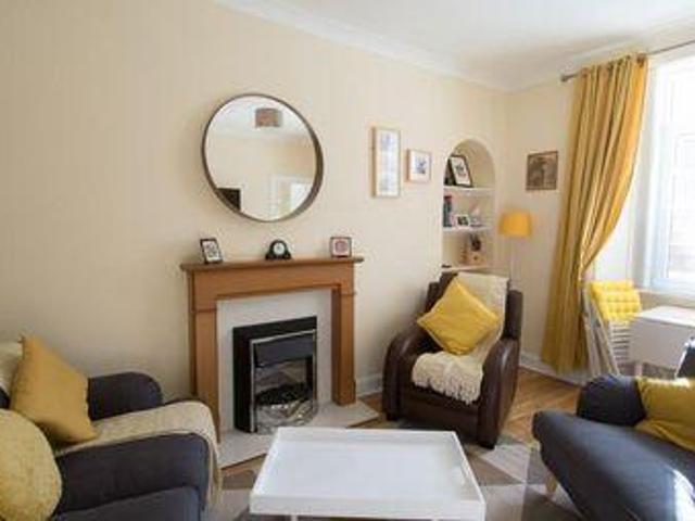 2 Bedrooms Flat for rent in Parsons Green Terrace, Edinburgh EH8