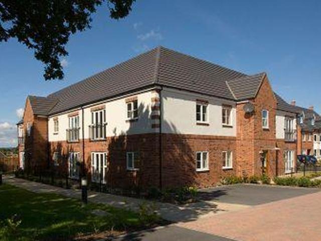 2 Bedrooms Flat for rent in Parsons Mews, Kings Norton B30