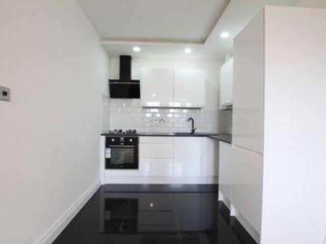 2 Bedrooms Flat for rent in Parsanage Lane, Bishops Stortford CM23