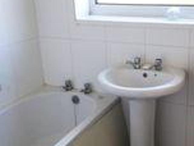 2 Bedrooms Flat for rent in Pasture Walk, Bradford BD14