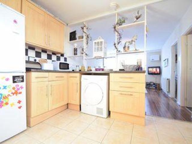 2 Bedrooms Flat for rent in Pettits Lane North, Romford RM1