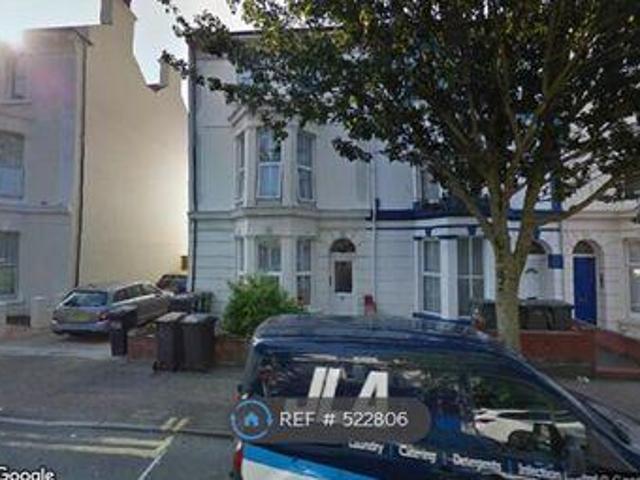 2 Bedrooms Flat for rent in Pevensey Road, Eastbourne BN21