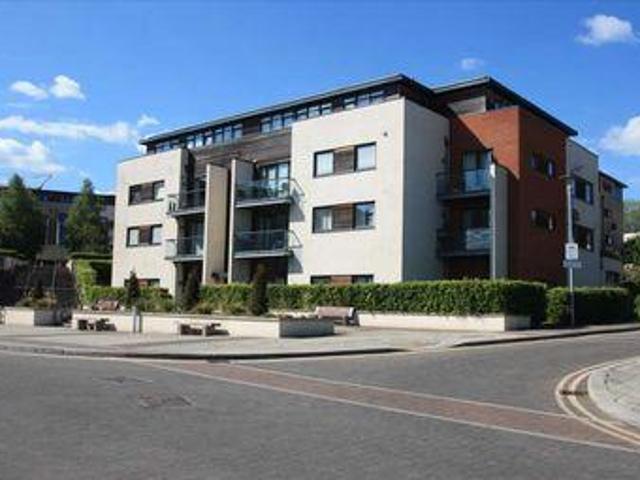 2 Bedrooms Flat for rent in Peacock Close, Corn House, Mill Hill NW7