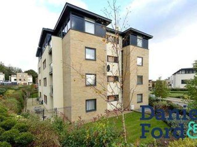 2 Bedrooms Flat for rent in Peacock Close, Mill Hill, London NW7