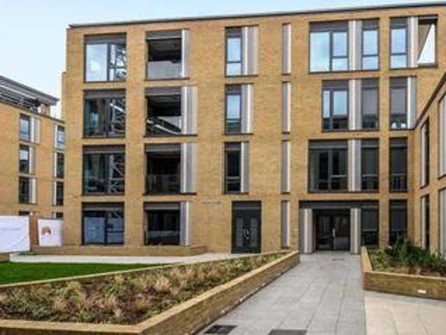 2 Bedrooms Flat for rent in Peachey House, Eltringham Street, London SW18