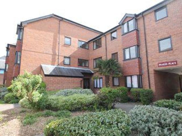 2 Bedrooms Flat for rent in Peakes Place, Granville Road, St Albans AL1