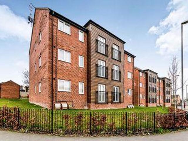 2 Bedrooms Flat for rent in Pearsons Way, Seacroft, Leeds LS14