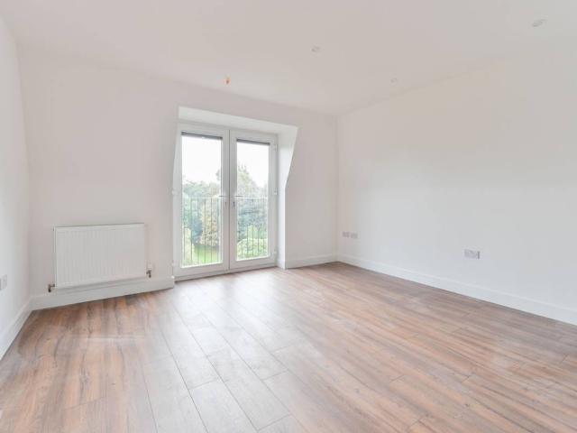 2 Bedrooms Flat for Rent in Peckham Rye | Foxtons
