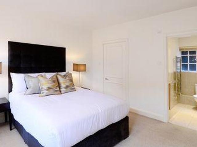 2 Bedrooms Flat for rent in Pelham Court, Fulham Road SW3