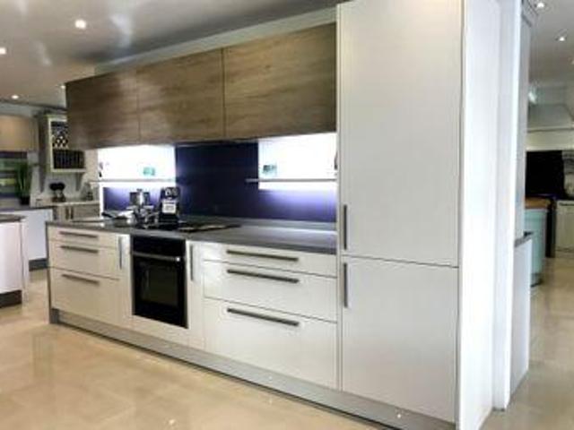 2 Bedrooms Flat for rent in Pelton Road, Greenwich, London SE10