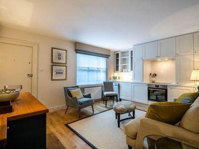 2 Bedrooms Flat for rent in Pembridge Road, Notting Hill, London W11
