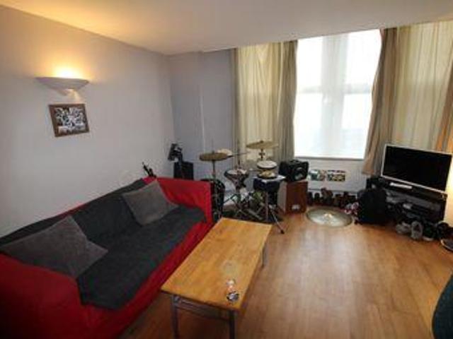 2 Bedrooms Flat for rent in Pen Y Wain Road, Roath, Cardiff CF24