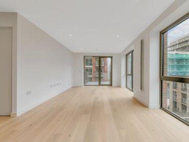 2 Bedrooms Flat for rent in Pendant Court, Royal Wharf, London E16