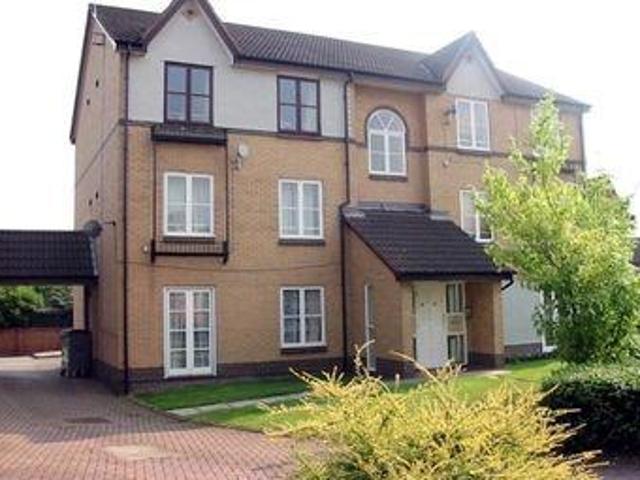 2 Bedrooms Flat for rent in Penny Lane Way, Hunslet, Leeds LS10
